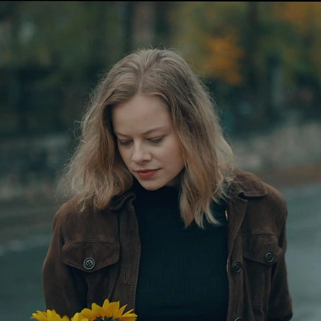 Who is Emma Bading and What is Her Net Worth 2024? – Net Worth Planet